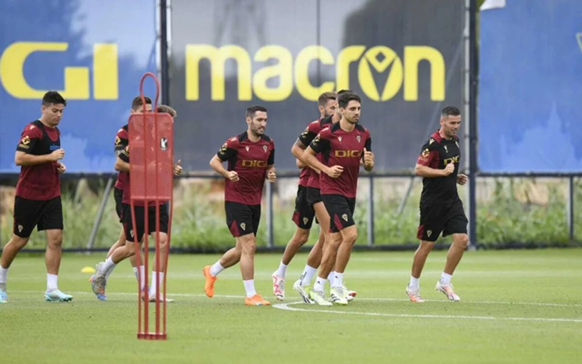 Machís, San Emeterio, Luis y Javi Hernández se quedan en el gimnasio en ...