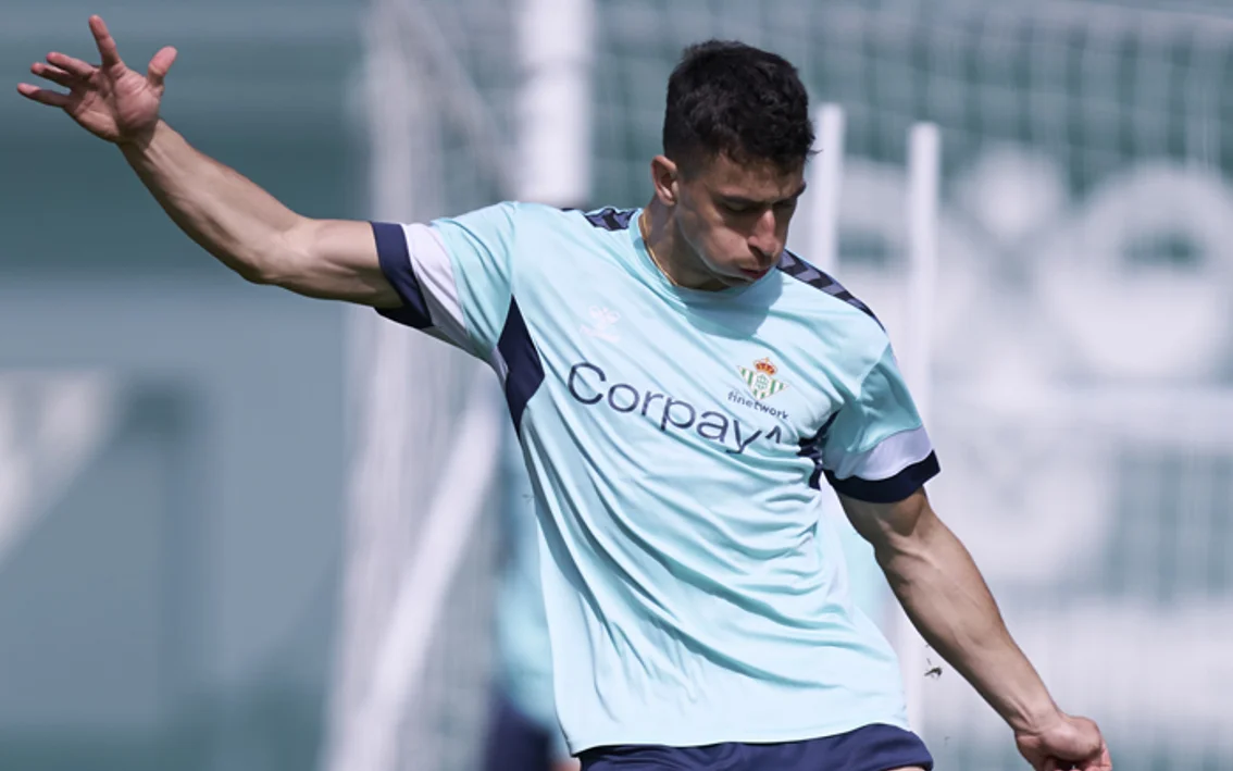 Marc Roca se prueba parcialmente con el grupo y Bakambu sigue con su ...