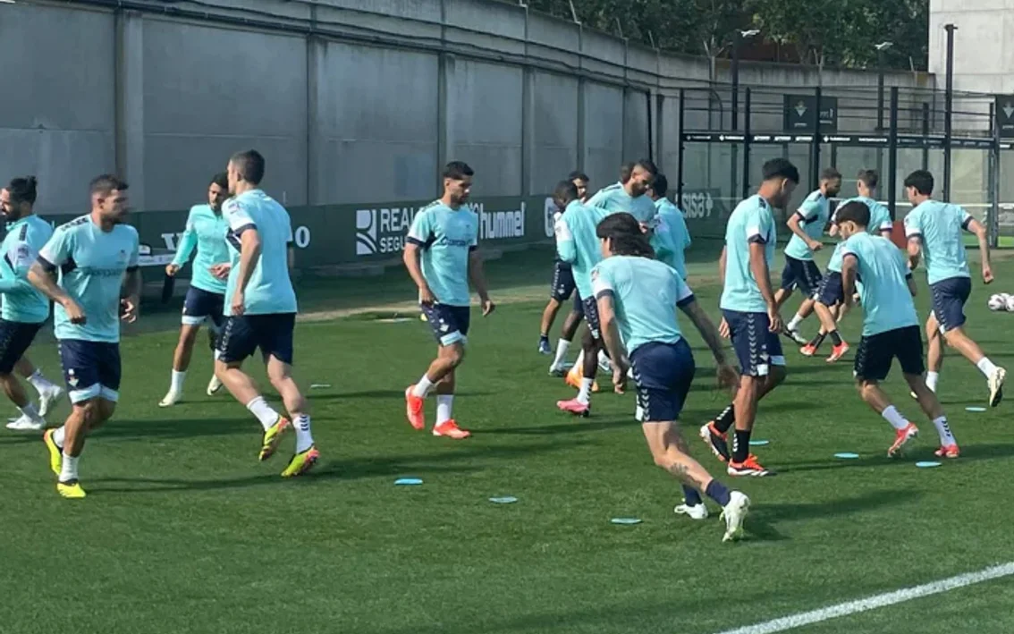 Isco y Bellerín vuelven al grupo, pero Rodri se queda al margen ...