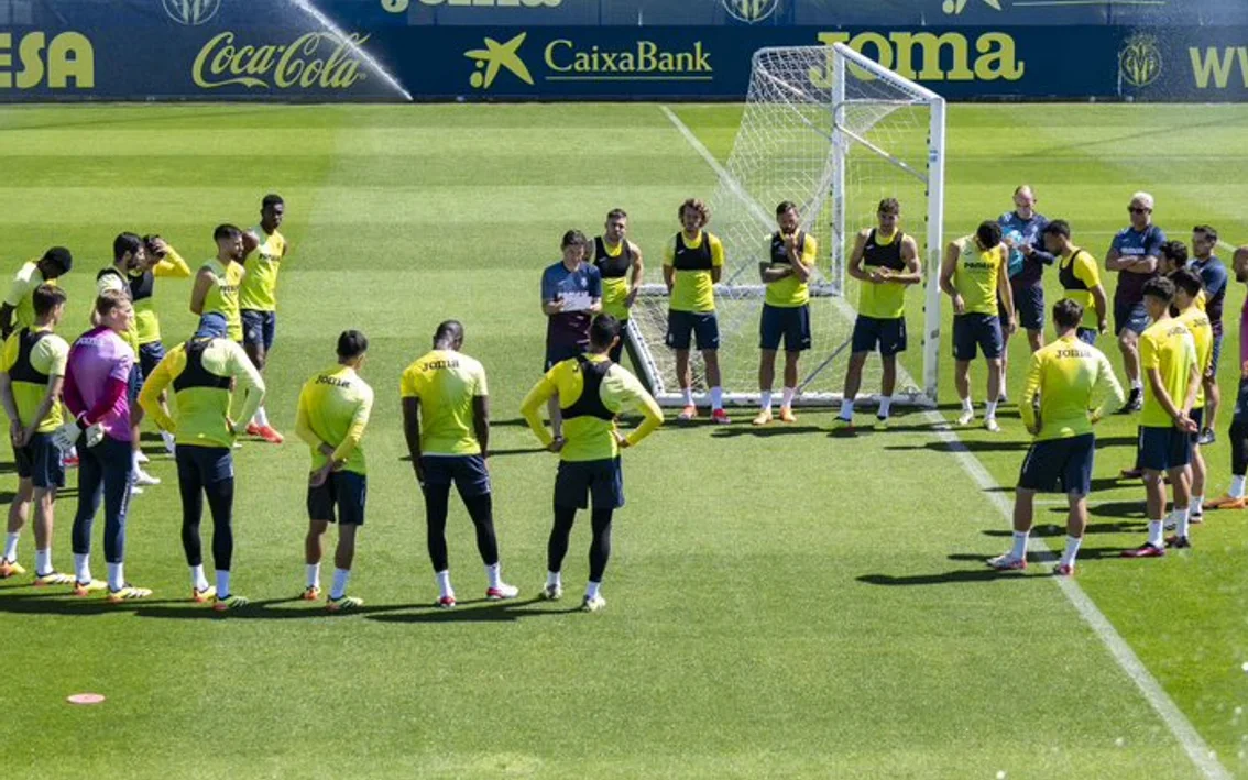 Gerard sigue al margen del grupo y Alberto Moreno no salta al césped - FútbolFantasy