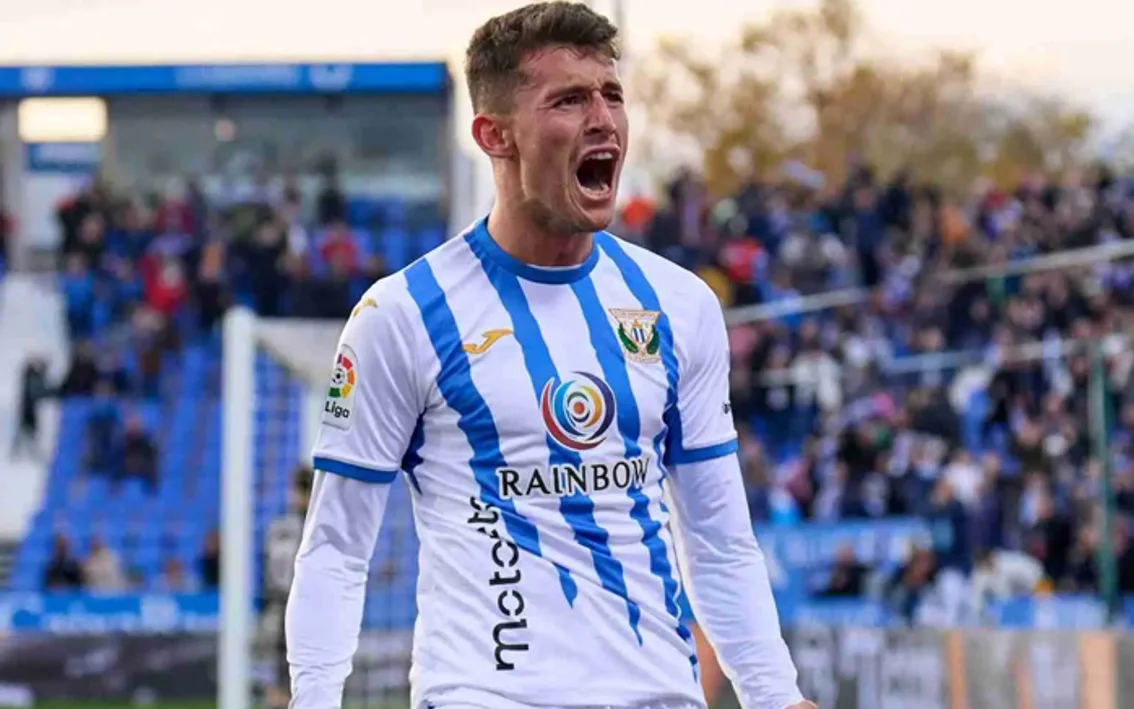 Sergio González y Dani Raba renuevan automáticamente tras el ascenso ...