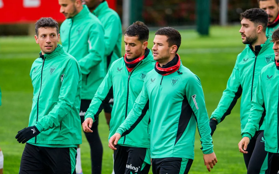 Paredes vuelve al grupo, Sancet y Unai Simón hacen una parte ...