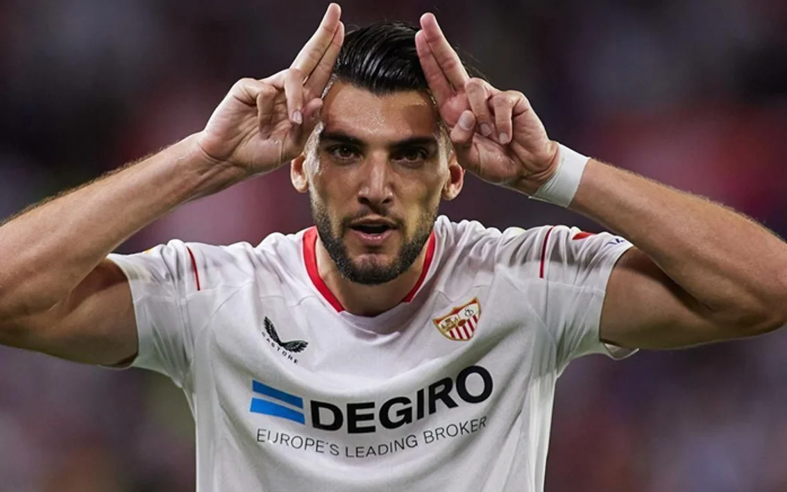 El Elche pide la cesión de Rafa Mir - FútbolFantasy