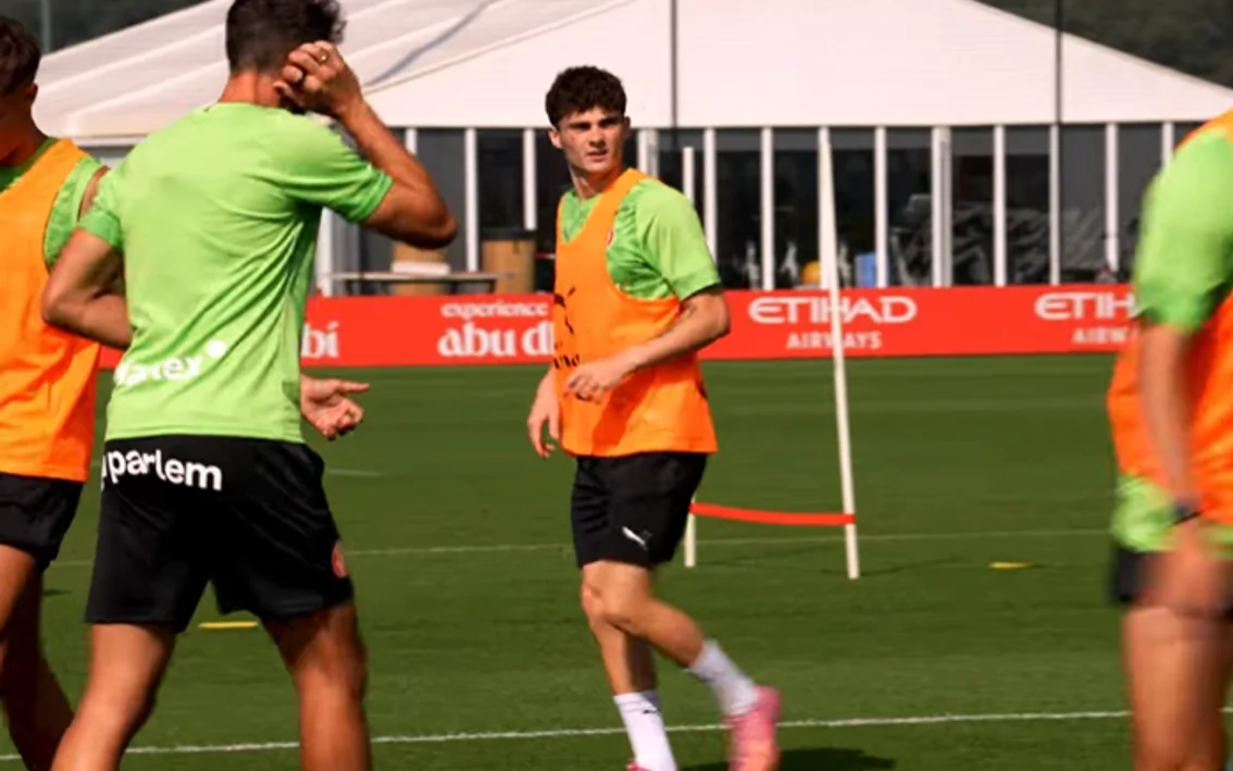 Joel Roca se reincorpora al grupo en el entrenamiento del Girona ...