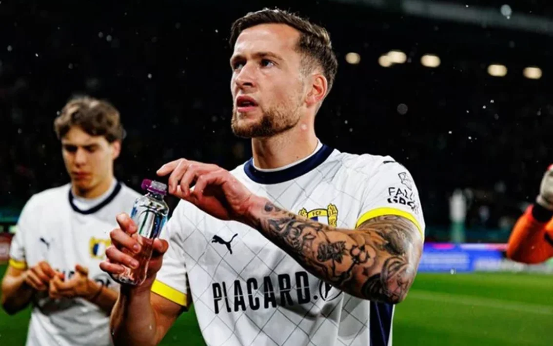 El Valencia abre negociaciones por Justin de Haas para reforzar la ...