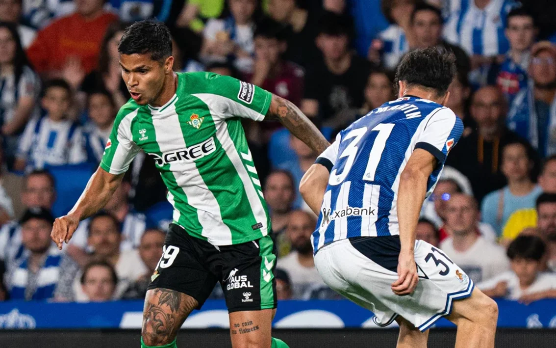 El Betis cede terreno Champions en Anoeta - FútbolFantasy