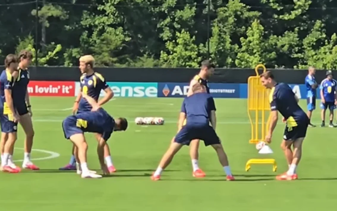 McTominay se pierde la sesión del jueves por gastroenteritis y McKenna ...