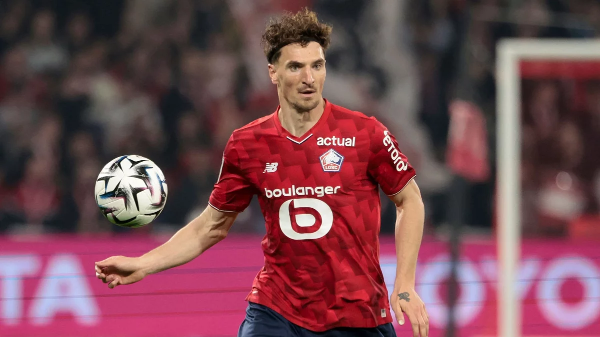 El Valencia presenta una oferta a Thomas Meunier, que termina contrato ...